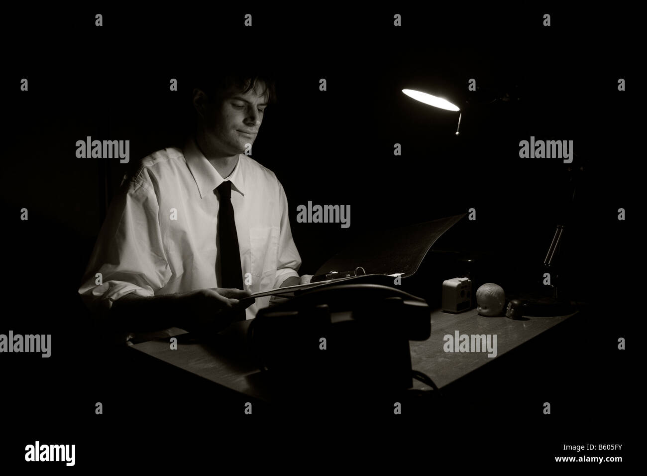 Old fashioned office worker hi-res stock photography and images - Alamy