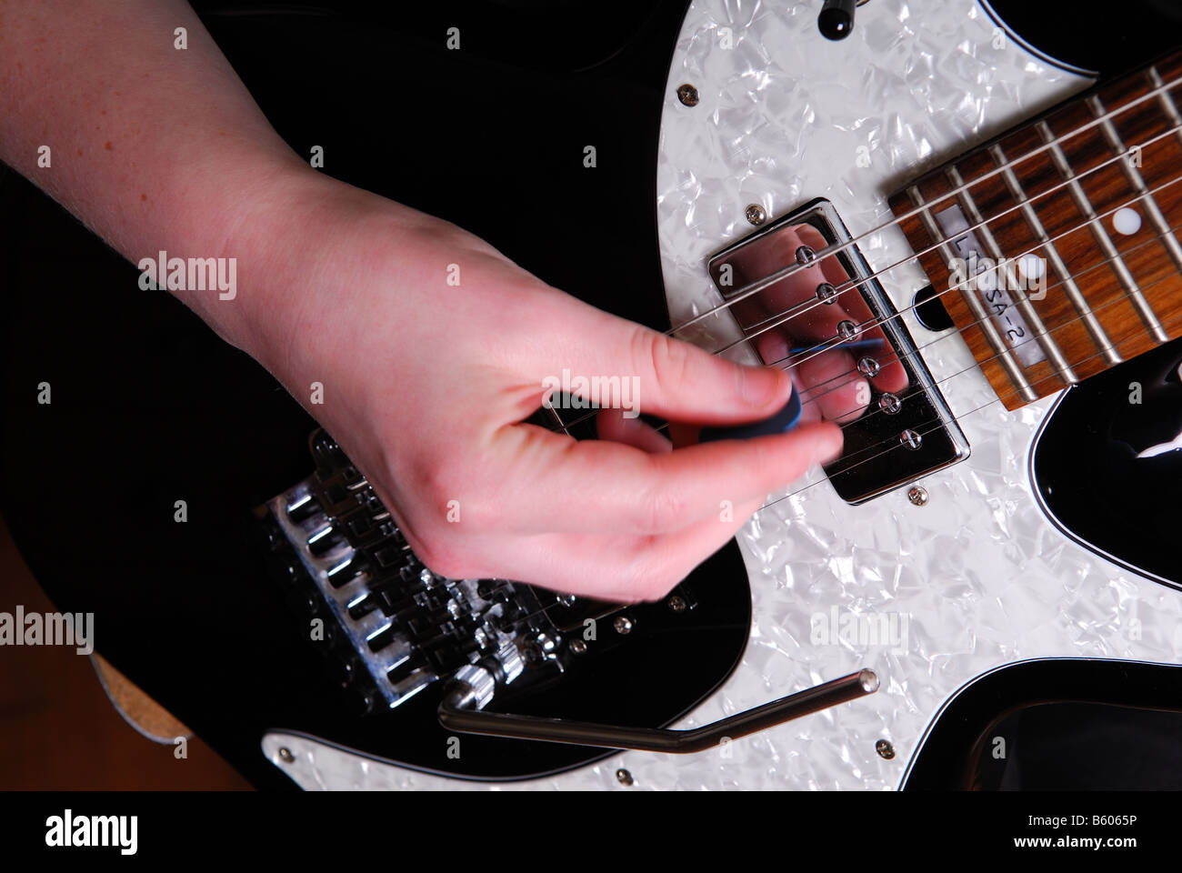 Vibrating cord hi-res stock photography and images - Alamy