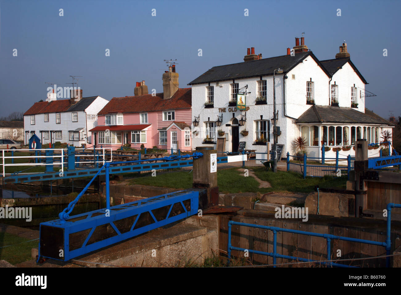Heybridge basin hi-res stock photography and images - Alamy