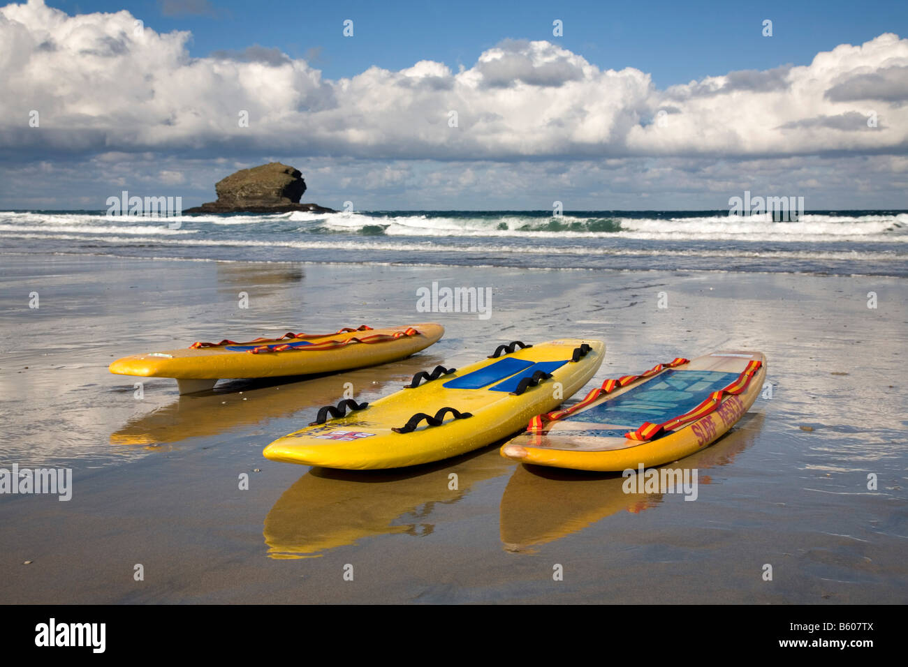 Cornwall surf hi-res stock photography and images - Alamy