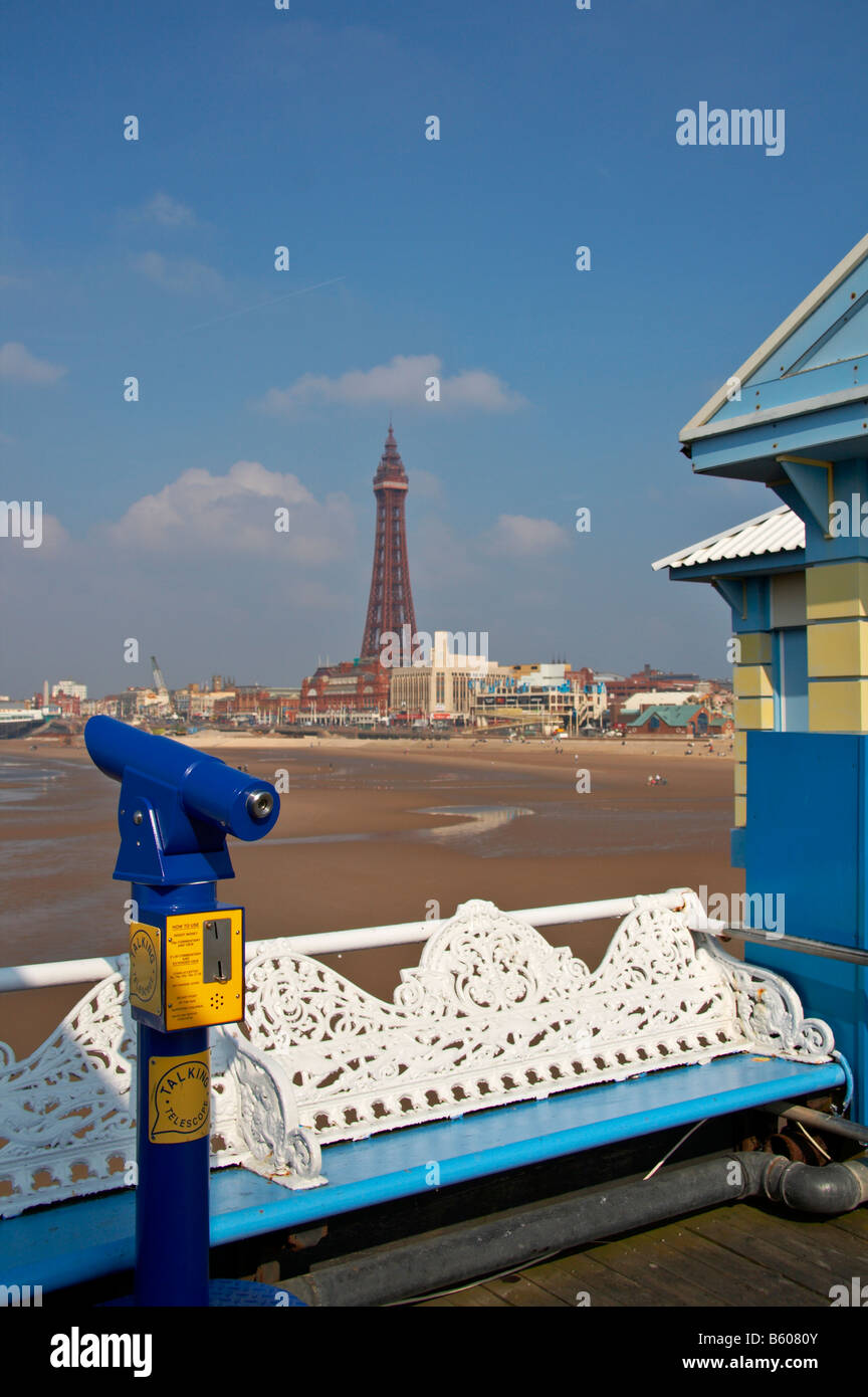 Blackpool beach summer hi-res stock photography and images - Alamy