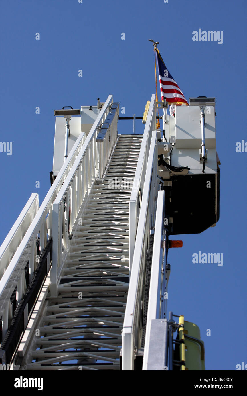 Aerial ladder truck hi-res stock photography and images - Alamy