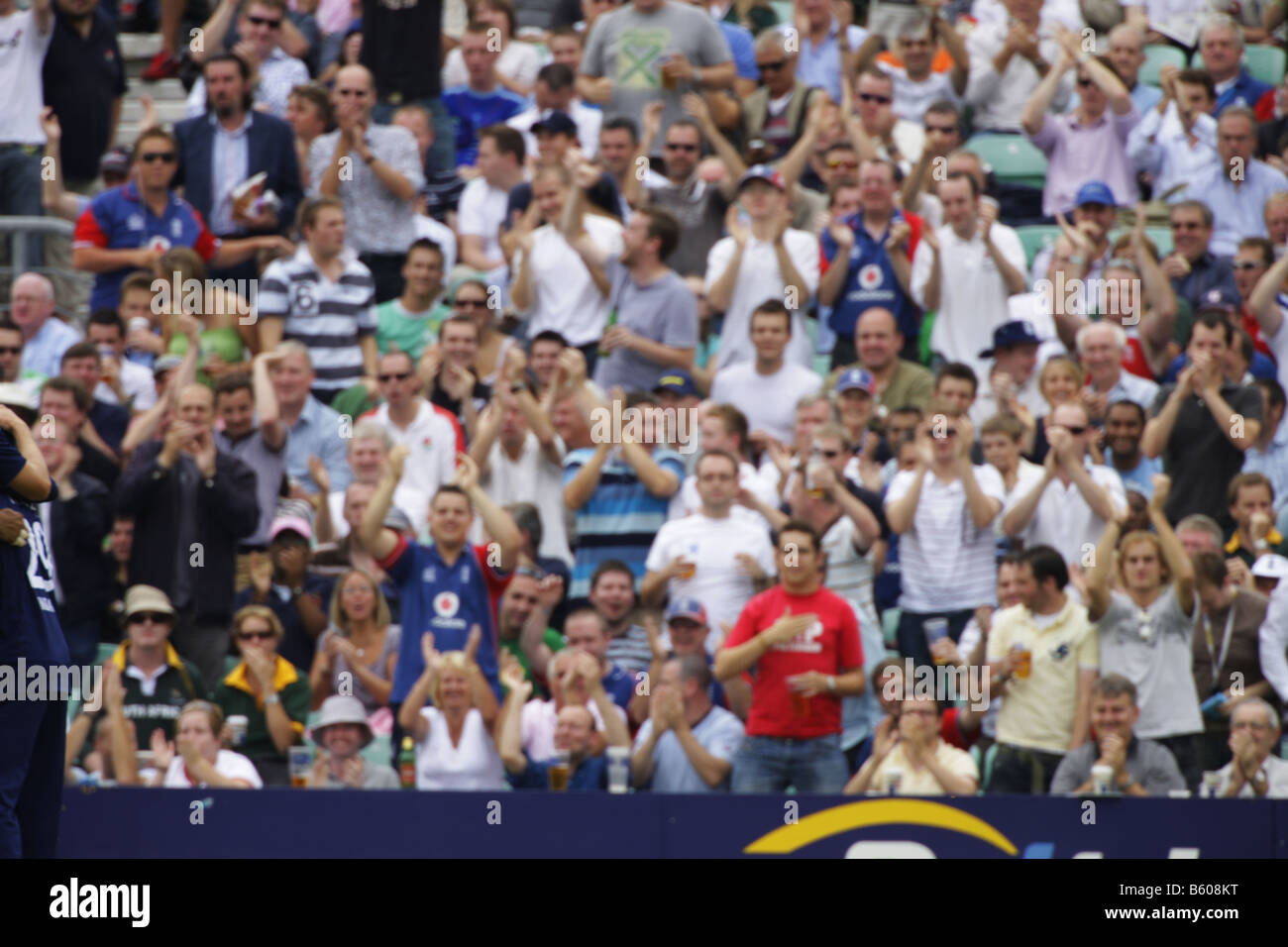 Blurred sports fans supporters hi-res stock photography and images - Alamy