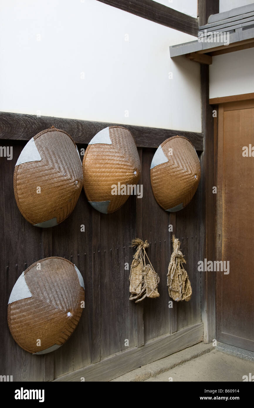 Buddhist takuhatsugasa hat hi-res stock photography and images - Alamy