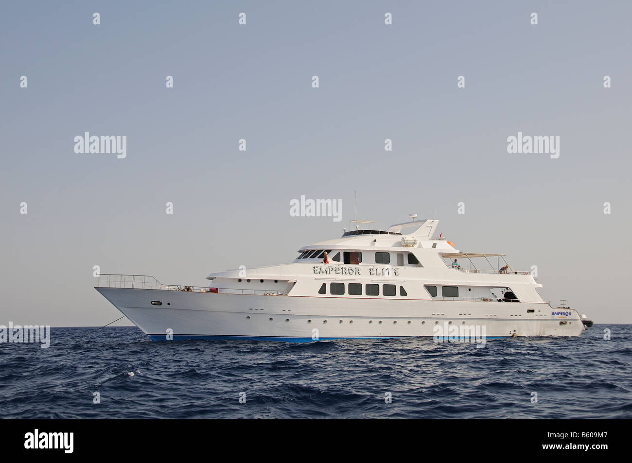 dive boat on the sea Stock Photo - Alamy