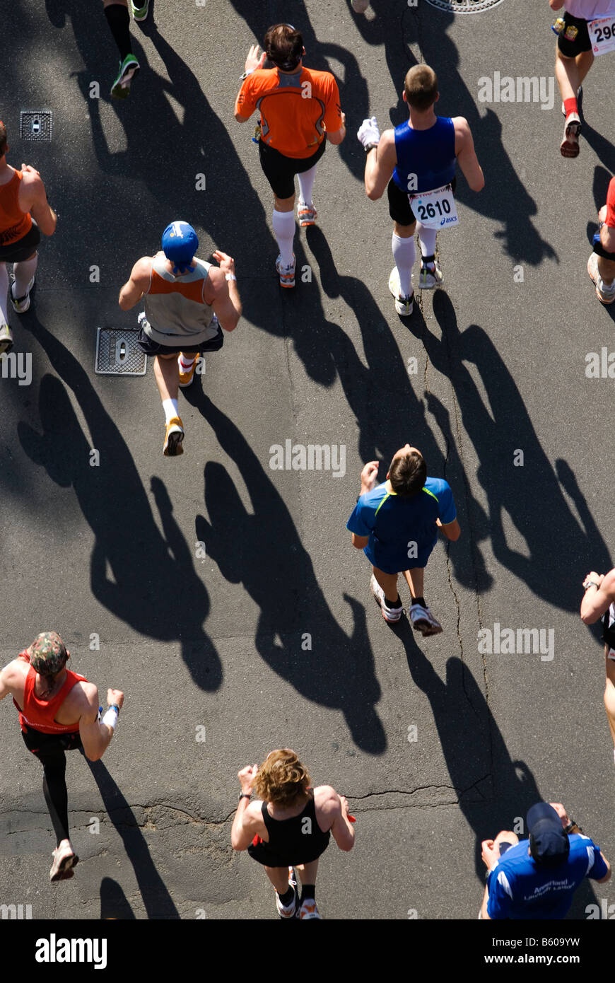 Aerial runners hi-res stock photography and images - Alamy