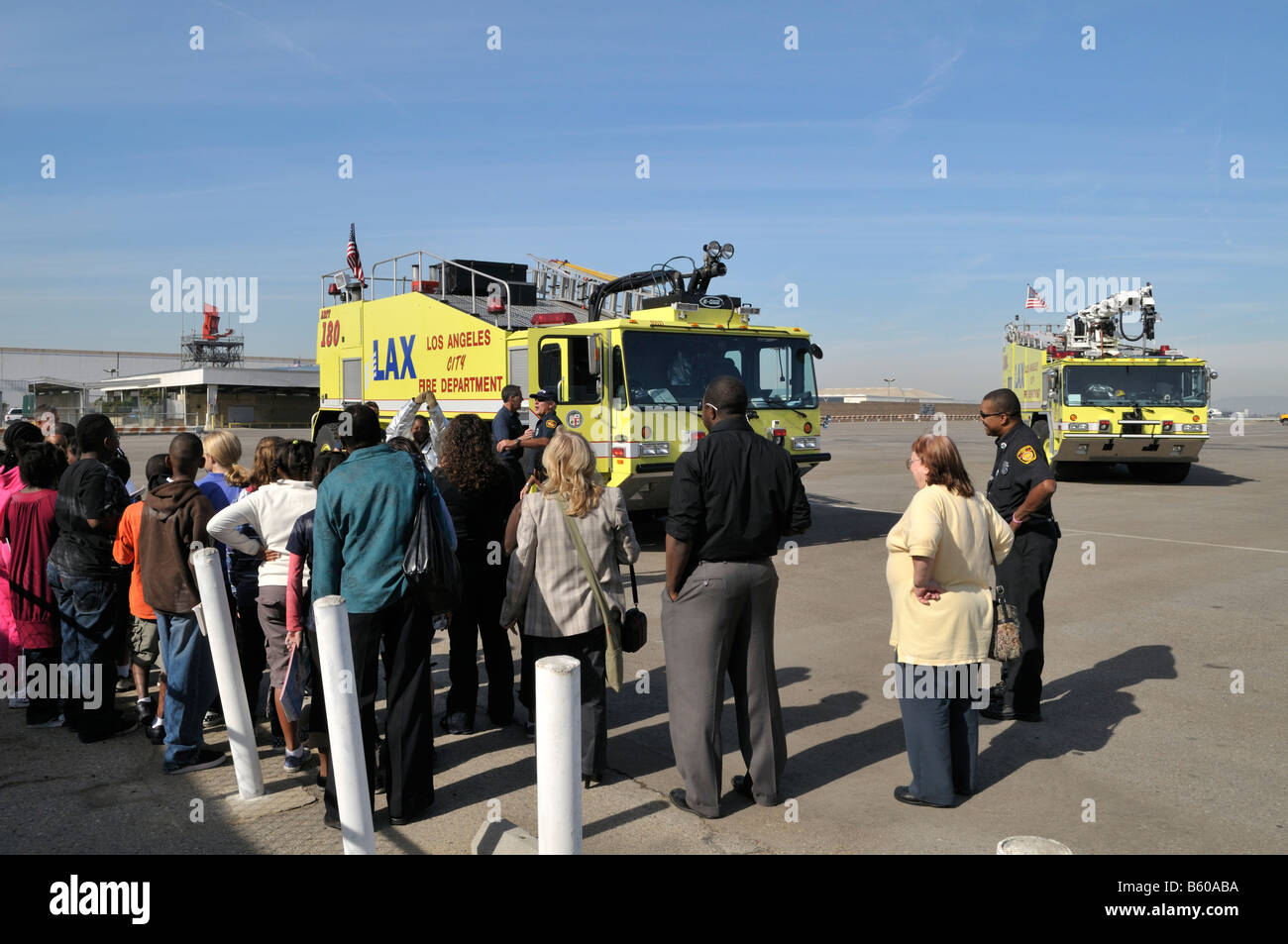 A school class visits The Flight Path Museum at Los Angeles ...
