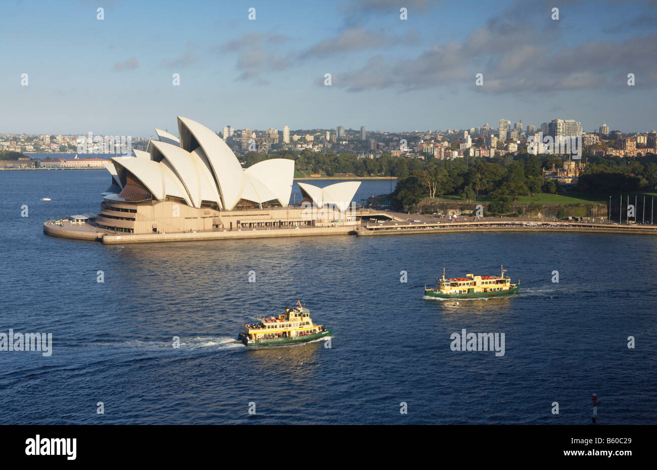 SYDNEY OPERA HOUSE AND FERRY BOATS Stock Photo - Alamy