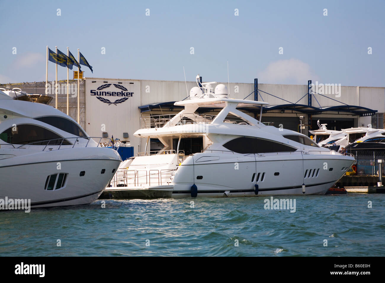 Powerboats speedboats hi-res stock photography and images - Alamy