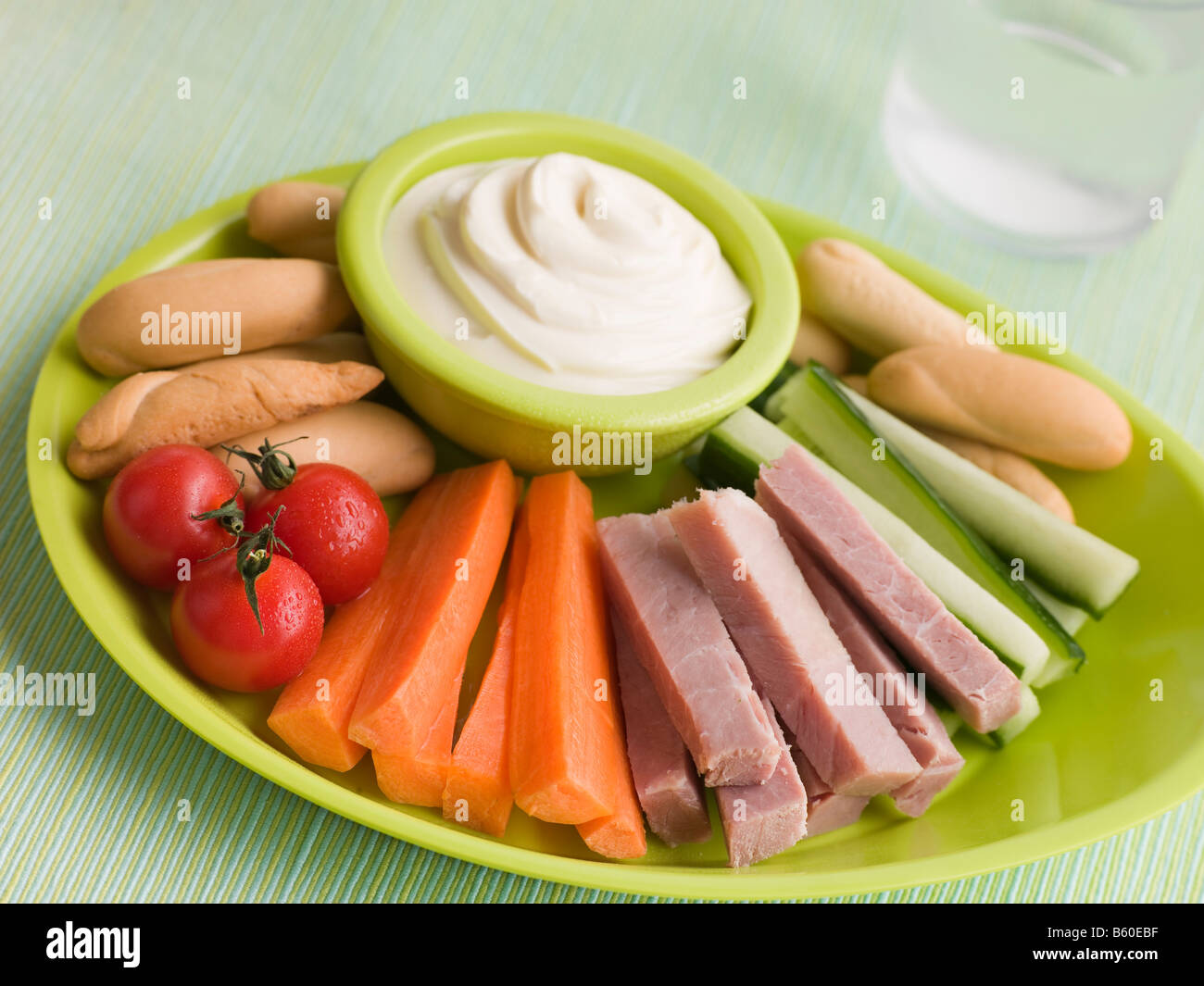 Celery sticks and cream cheese hi-res stock photography and images - Alamy