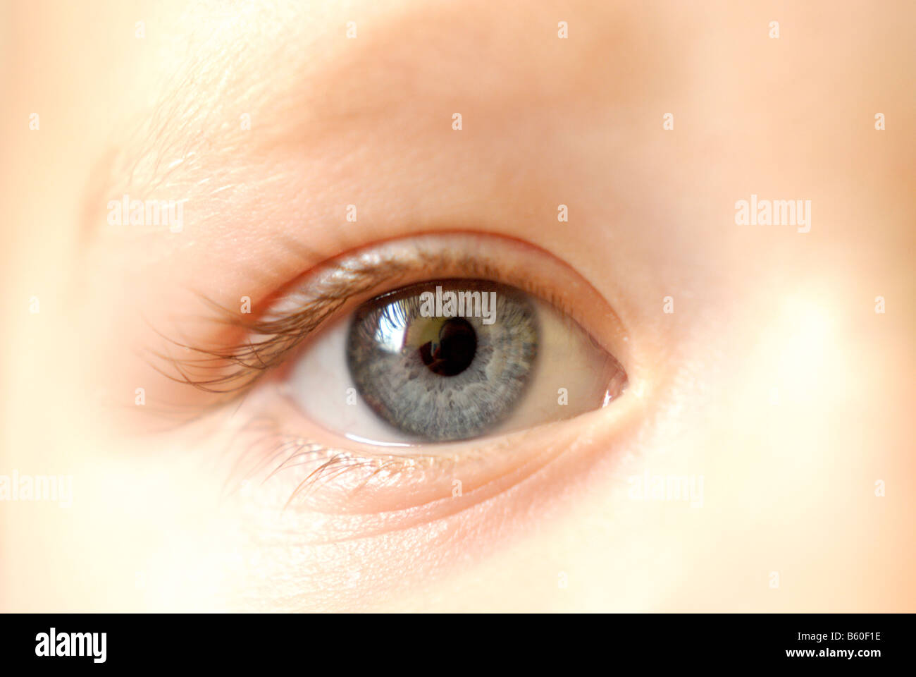 Healthy baby looking left hi-res stock photography and images - Alamy