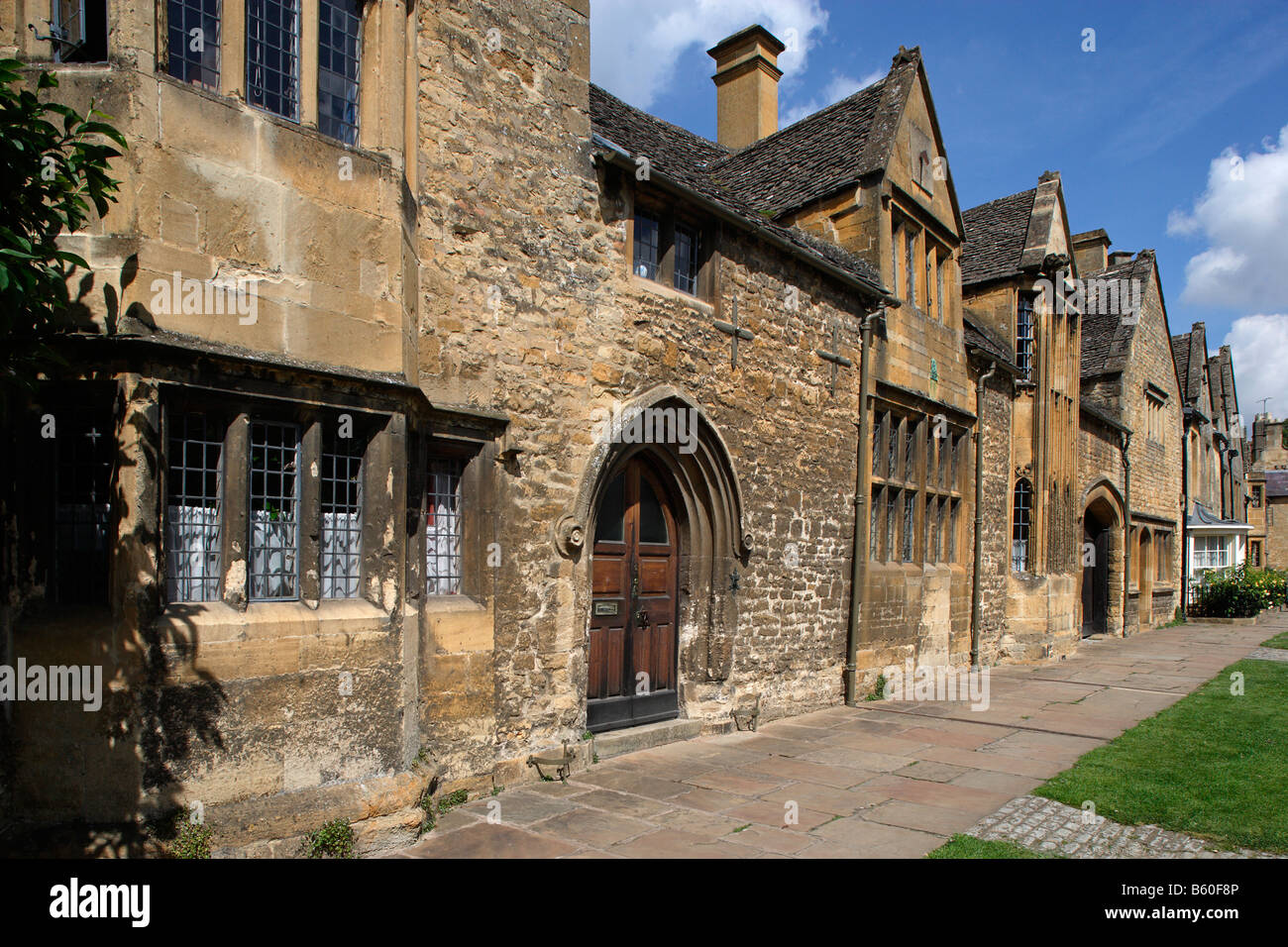 Chipping Camden town center typical houses Built in melow stone House ...