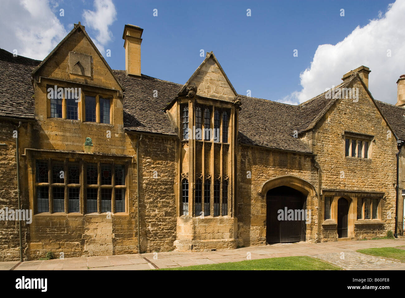 Chipping Camden town center typical houses Built in melow stone House ...
