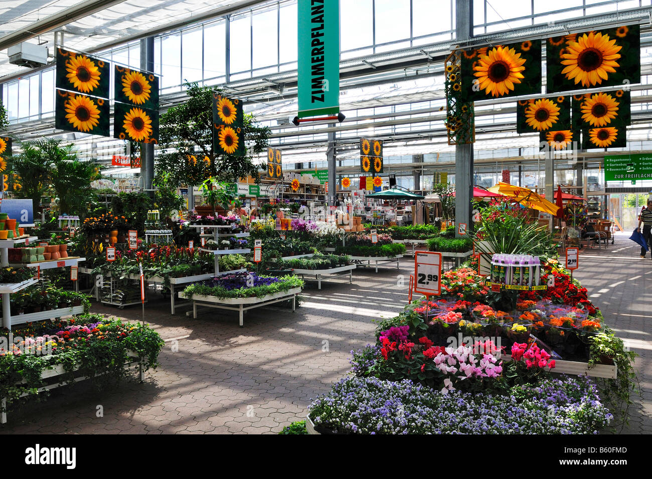 Department store with flower decoration hi-res stock photography and ...