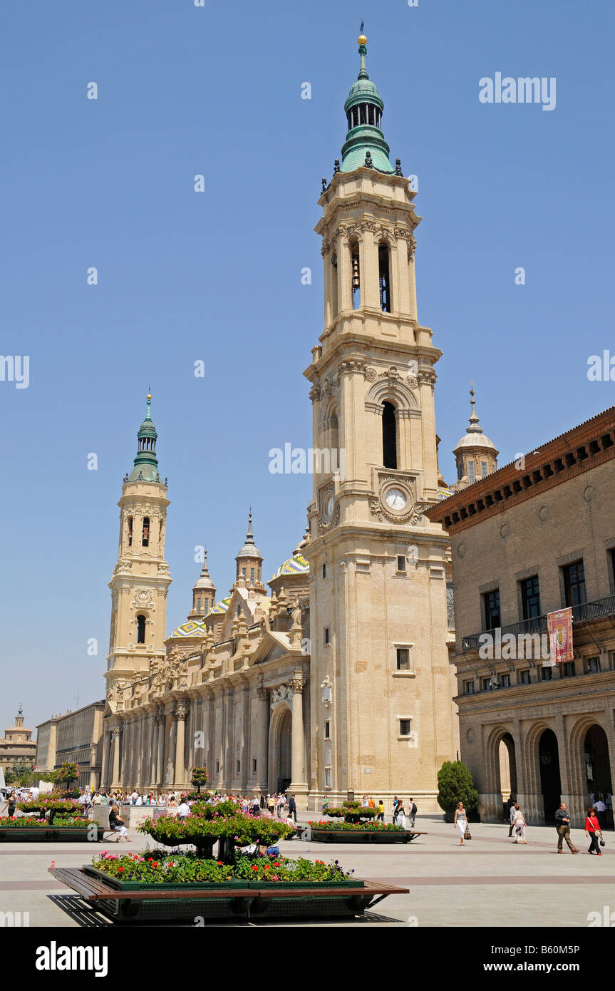 Basilika de Nuestra Senora del Pilar, cathedral, Plaza del Pilar Square ...