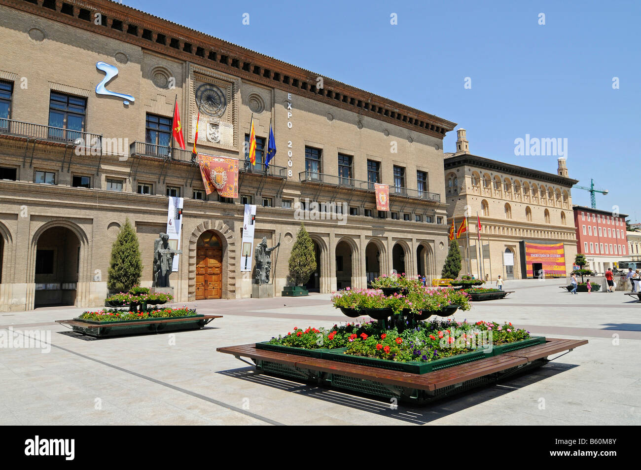 Aragon square of saragossa hi-res stock photography and images - Alamy