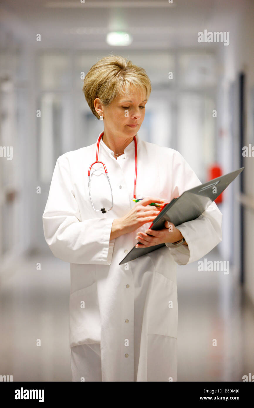 Female Doctor in a hospital Stock Photo - Alamy