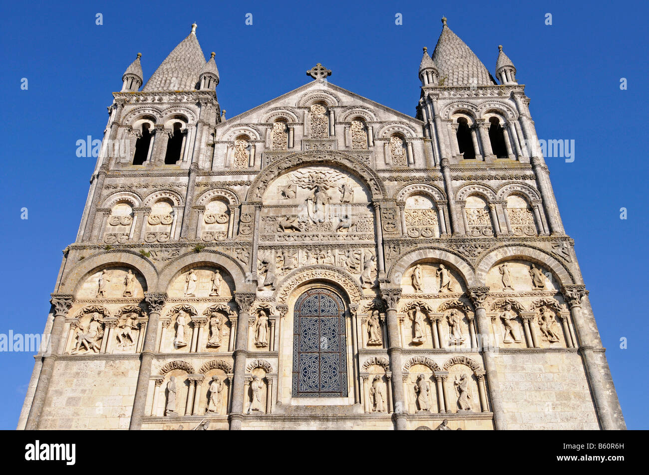 Angouleme cathedral hi-res stock photography and images - Alamy