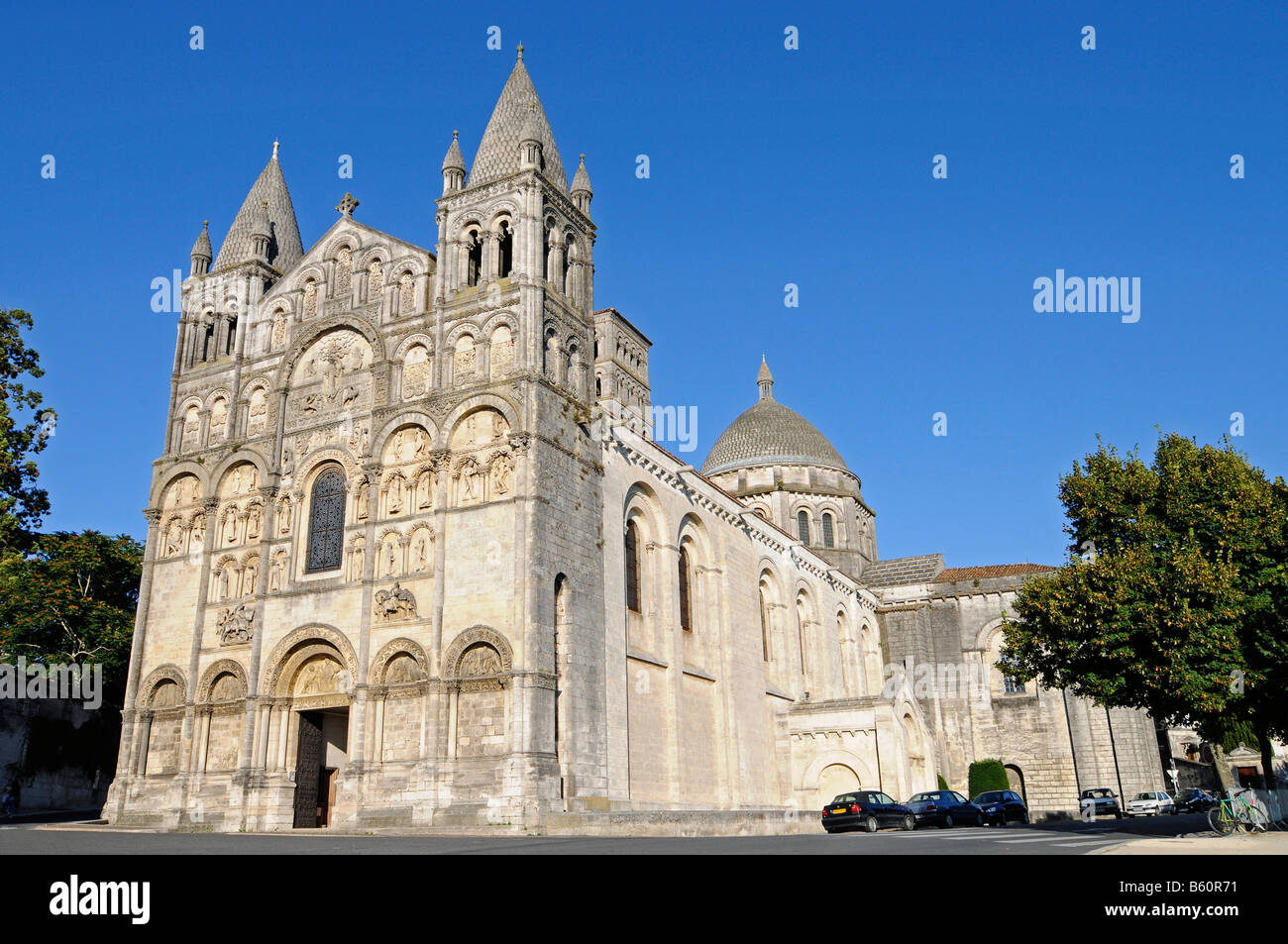 Angouleme cathedral hi-res stock photography and images - Alamy
