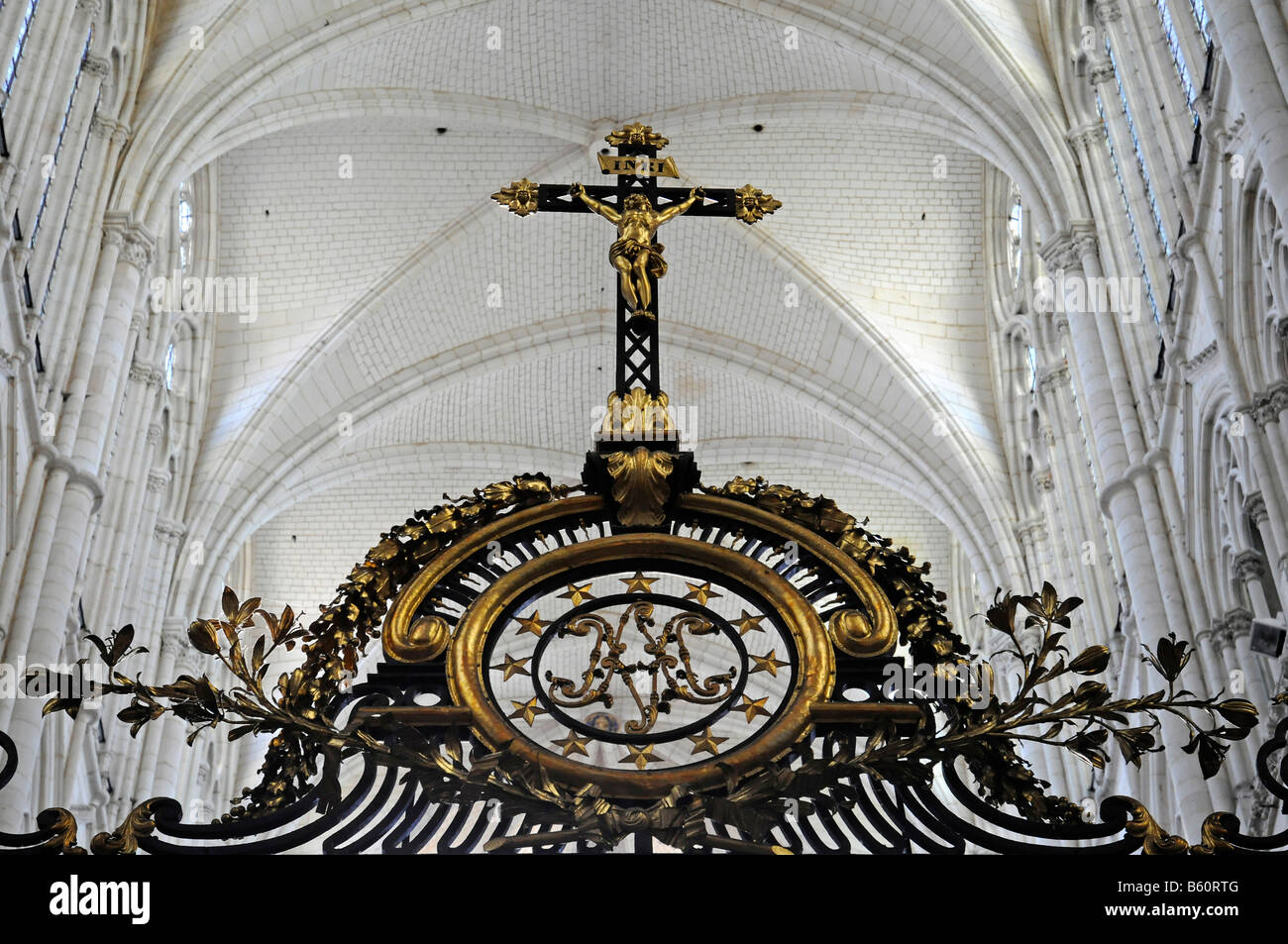 Amiens cathedral cross hi-res stock photography and images - Alamy