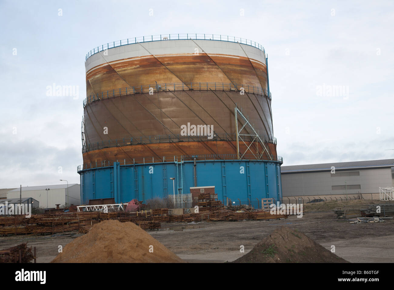 Gasometer england hi-res stock photography and images - Alamy