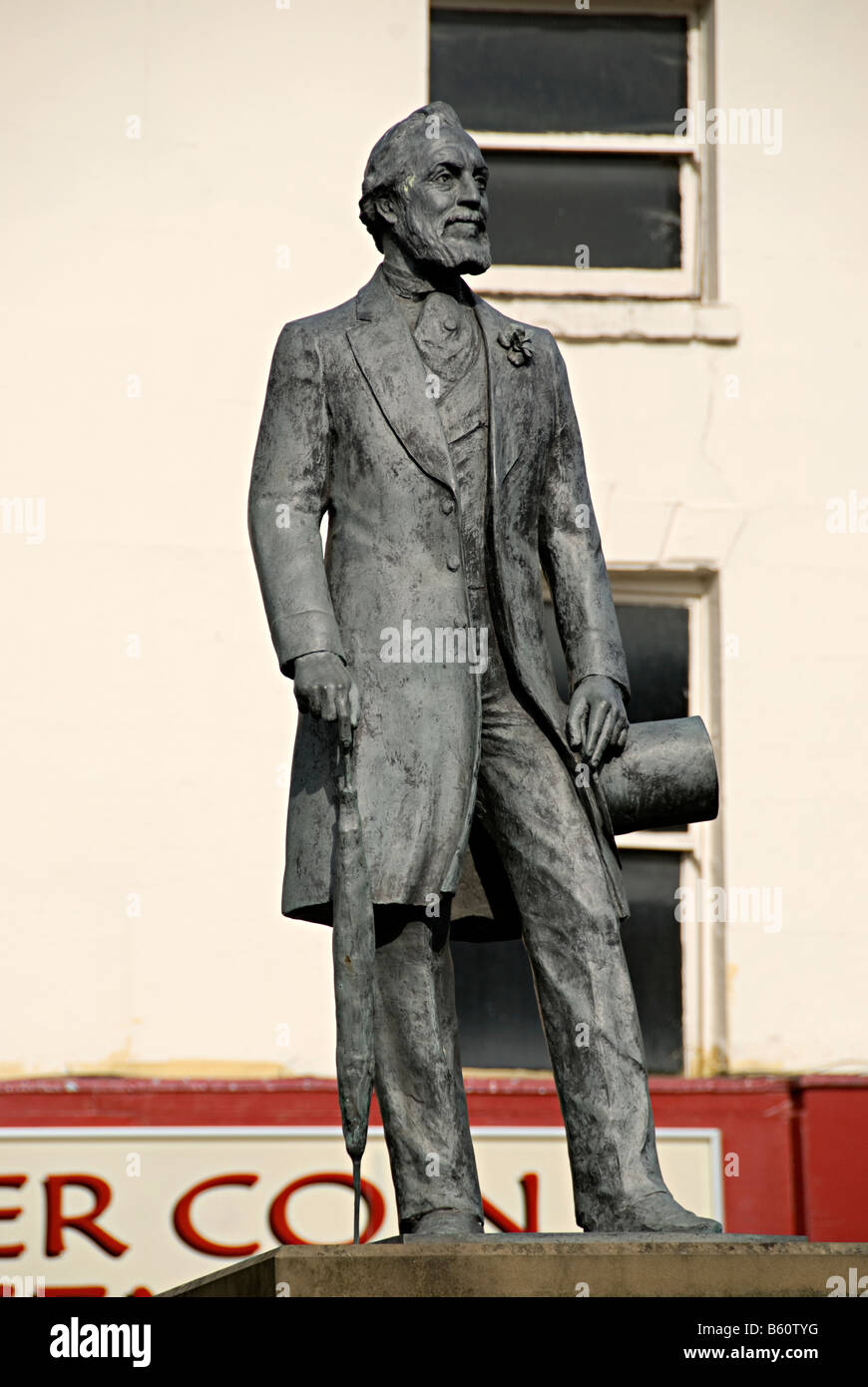 the royal doulton statue in burslem stoke on trent Stock Photo - Alamy