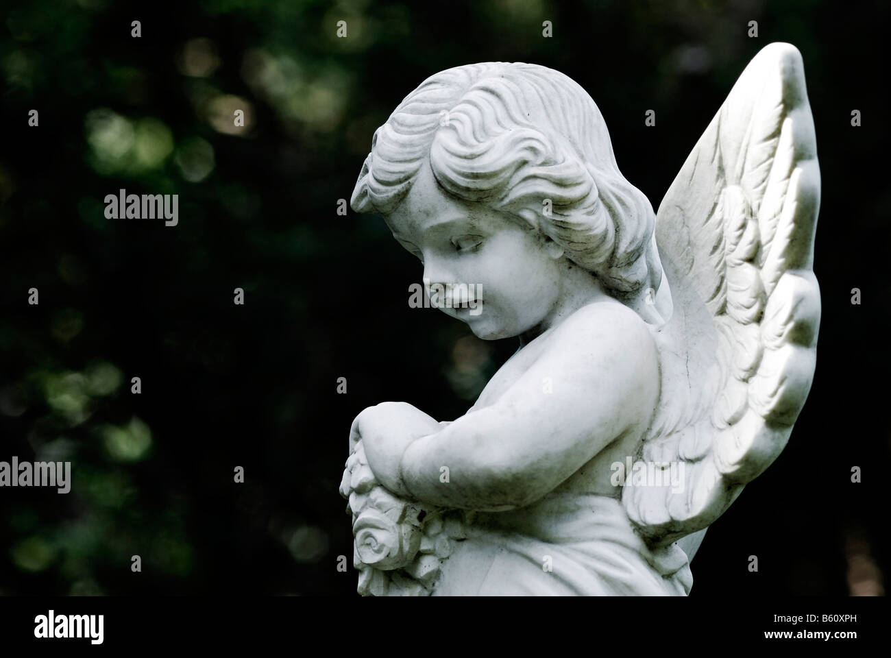 Angle gravestone hi-res stock photography and images - Alamy