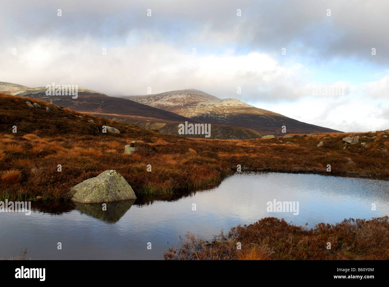 Lochnagar hi-res stock photography and images - Alamy