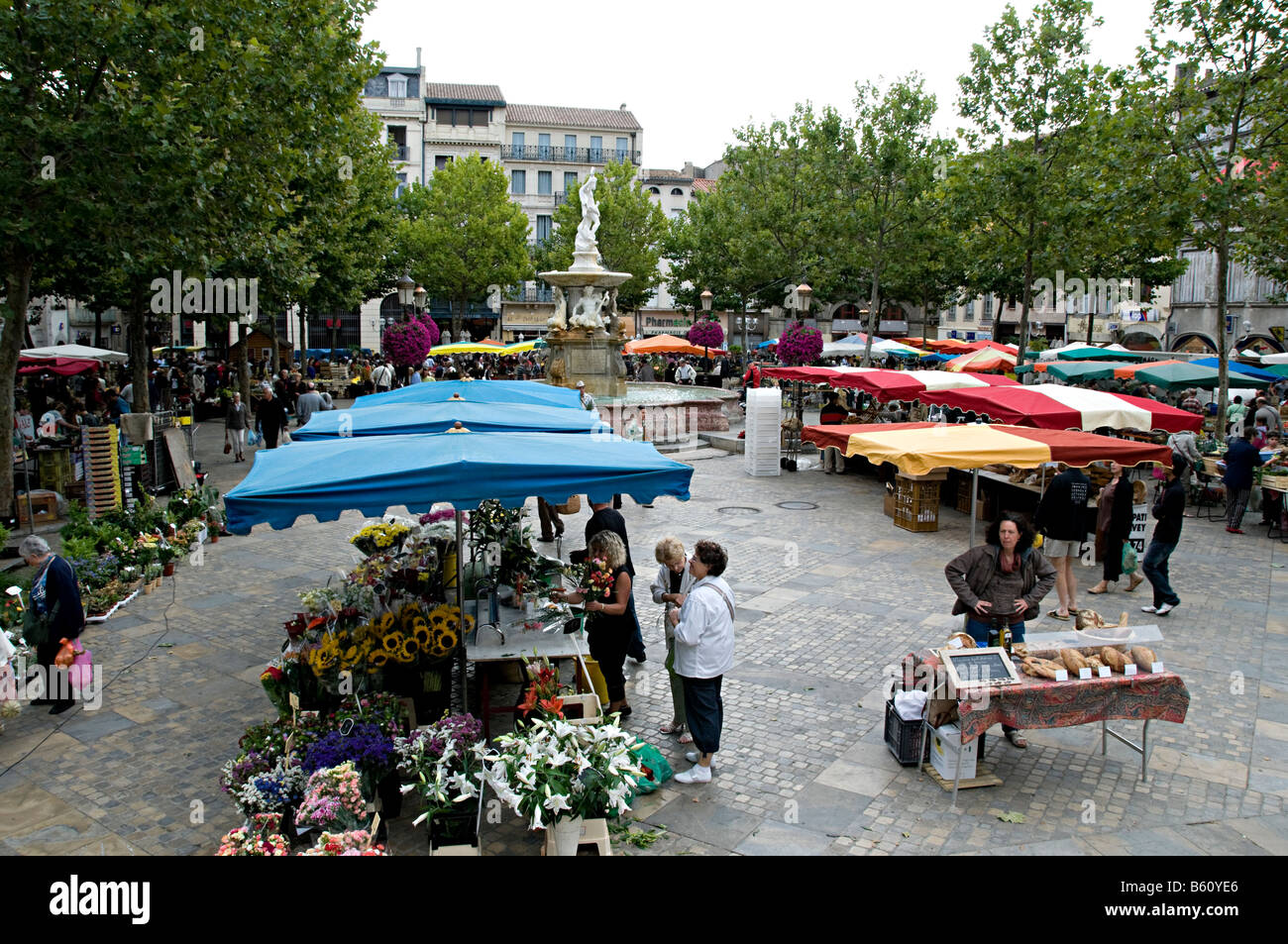 Carcassonne market hi-res stock photography and images - Alamy