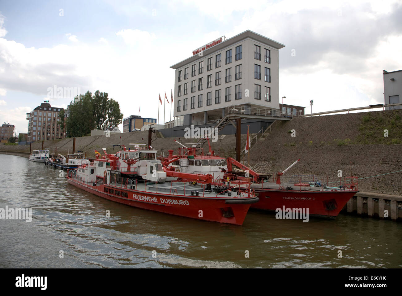 German fire boats hi-res stock photography and images - Alamy