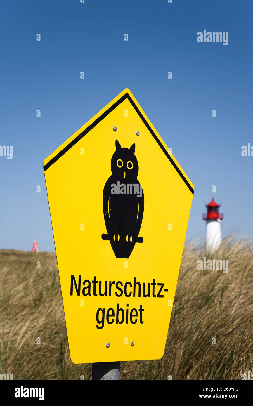 Nature reserve sign with owl hi-res stock photography and images - Alamy