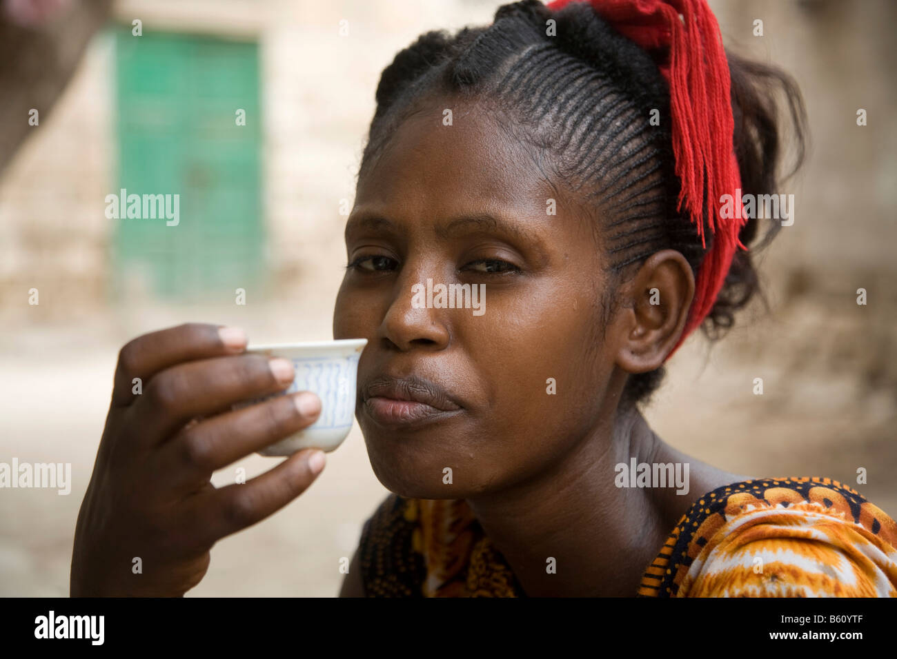 African black woman young 20 25 years old hi-res stock photography and ...