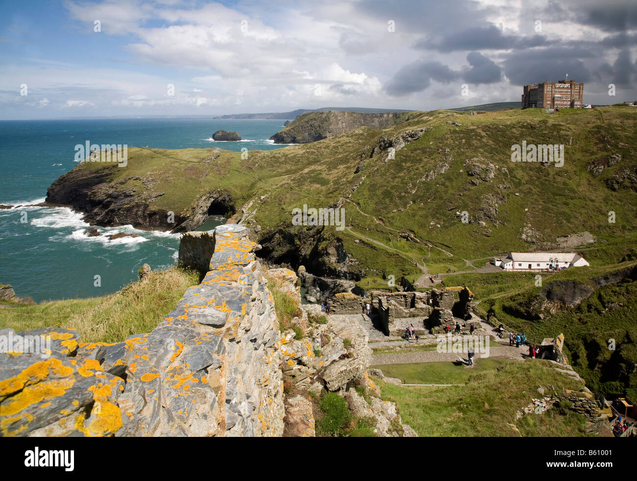King arthur castle hotel tintagel hi-res stock photography and images ...