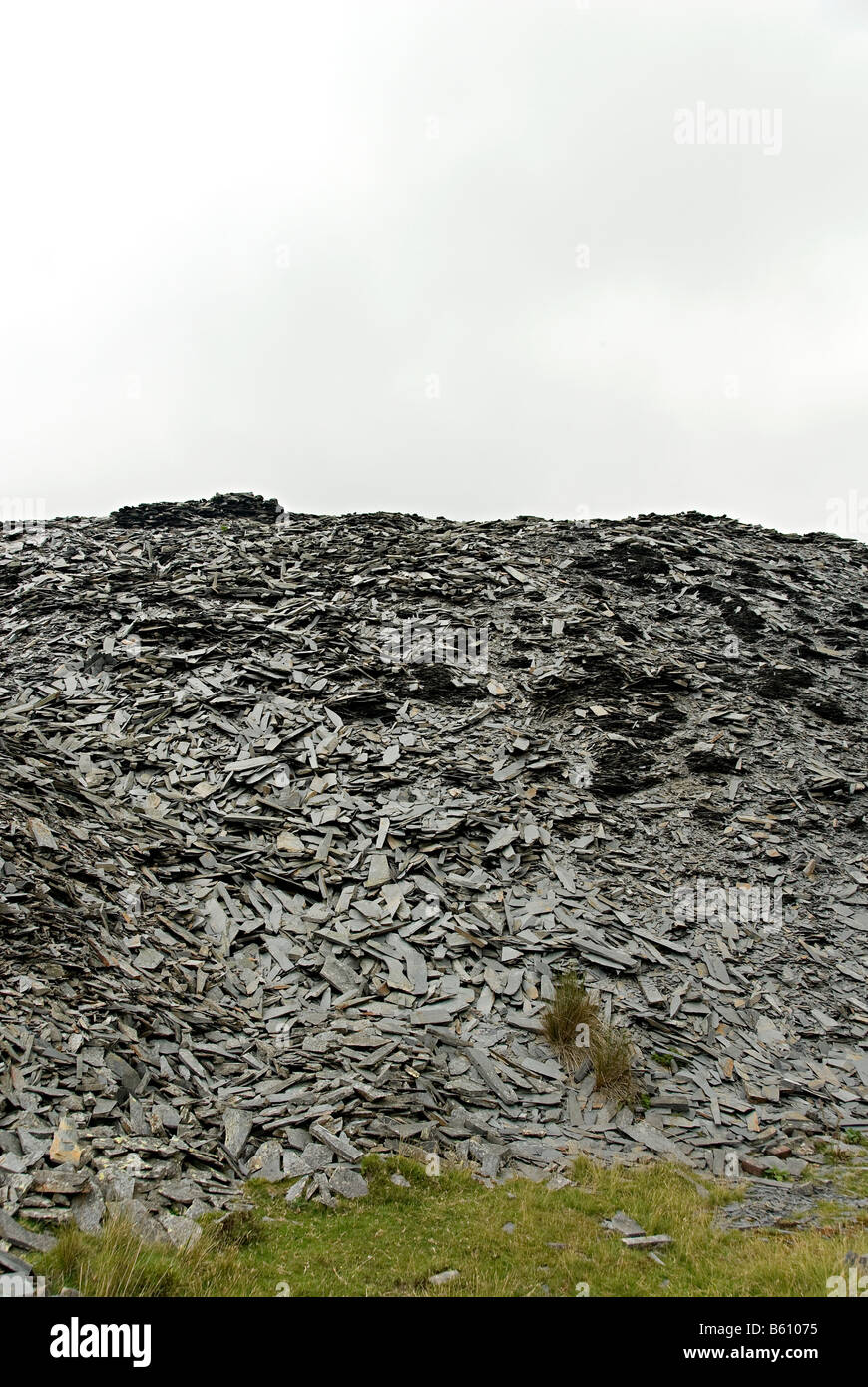 slate on the mountainside from mining in snowdon national park wales ...