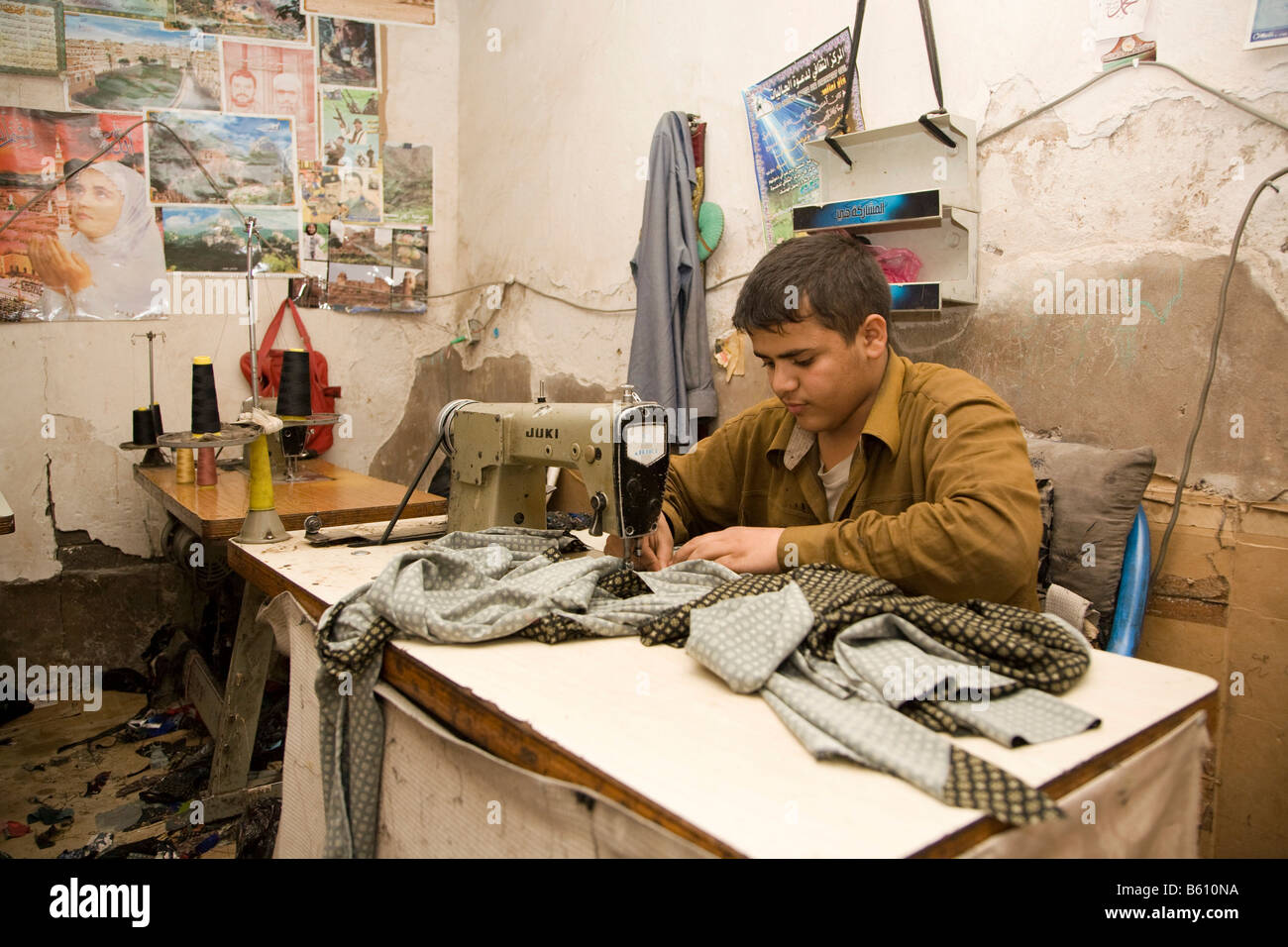 Arab tailor hi-res stock photography and images - Alamy