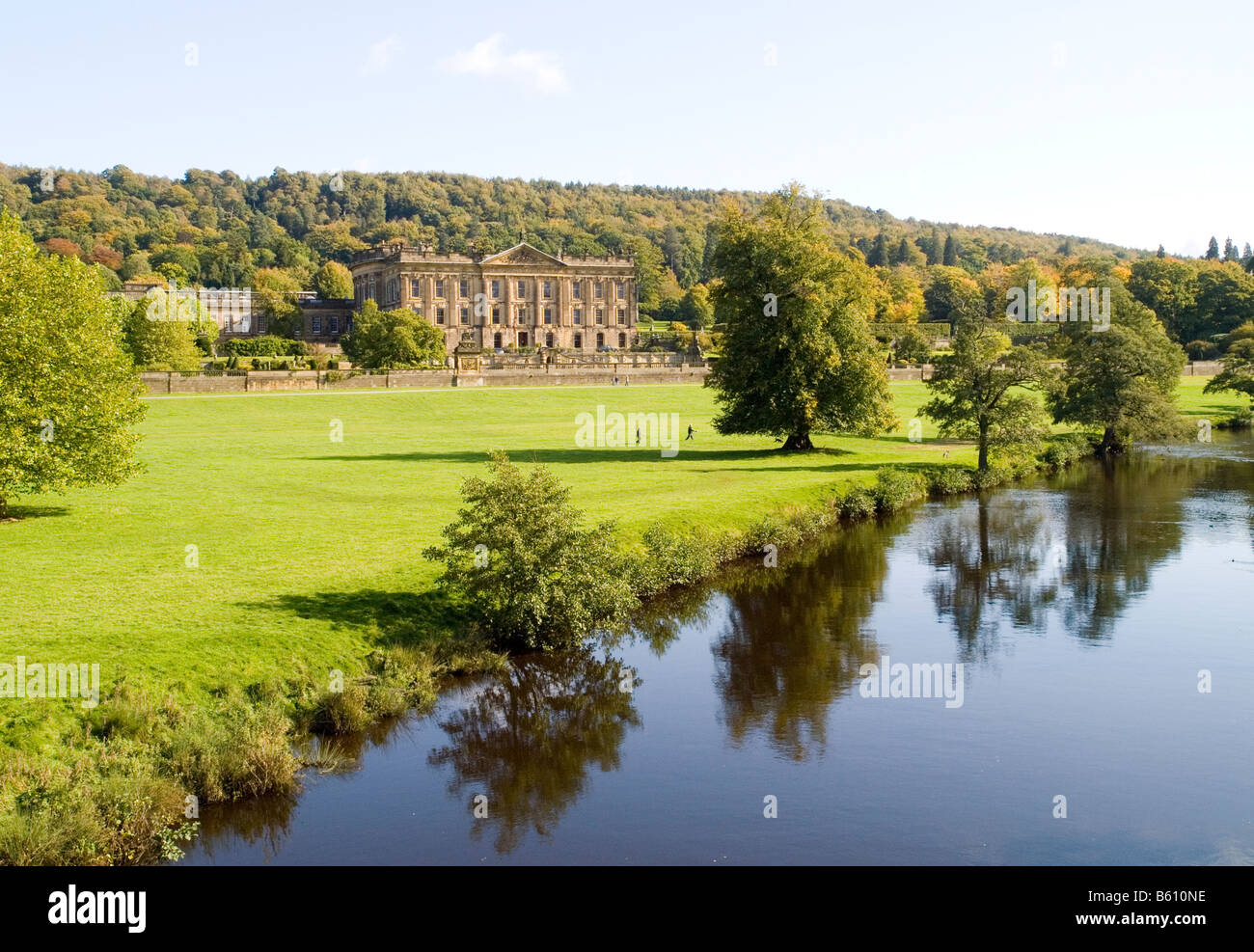 Chatsworth House Estate and the Derwent River, in the Peak District ...