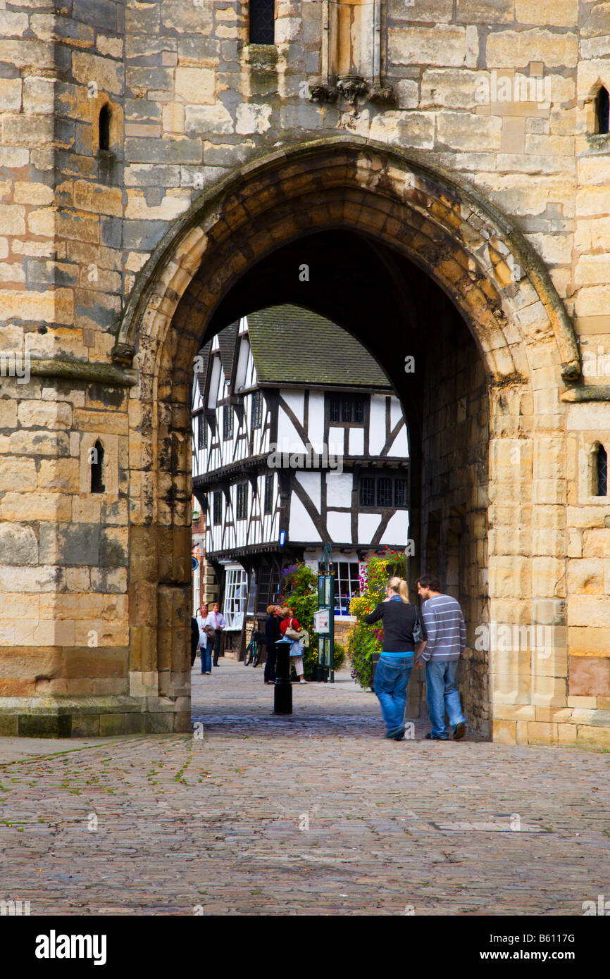 Walking to gate hi-res stock photography and images - Alamy