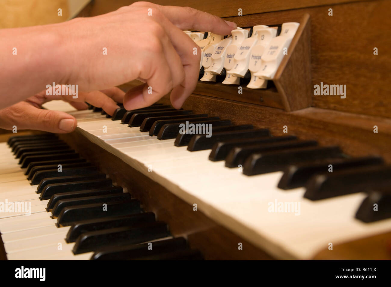 Keyboard stops hi-res stock photography and images - Alamy