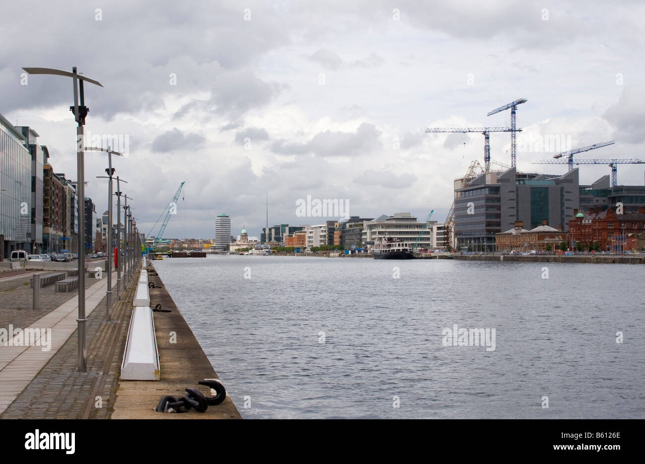 Dublin docklands crane hi-res stock photography and images - Alamy
