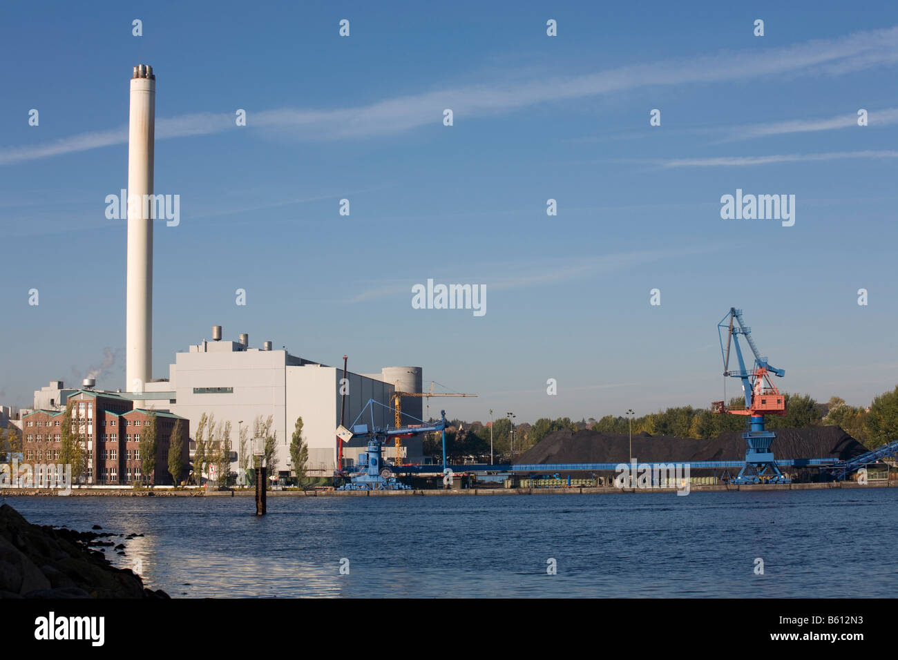 Coal-fired power station of the public utilities beside the Fjord ...
