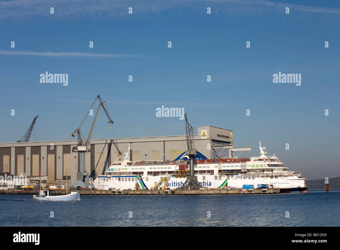 Double ended ferry hi-res stock photography and images - Alamy