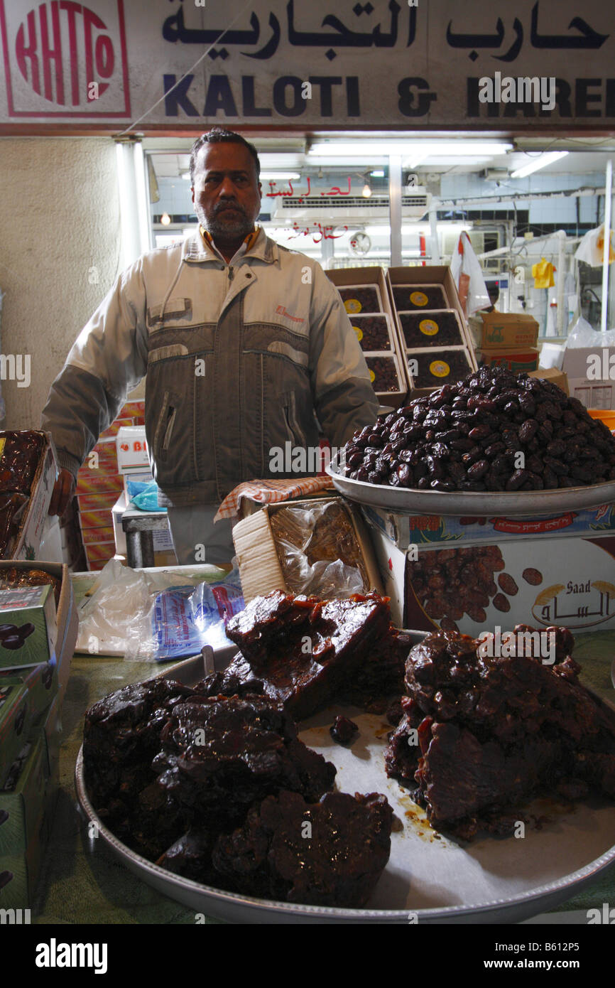 A SHOP SELLING DATES IN DUBAI Stock Photo - Alamy