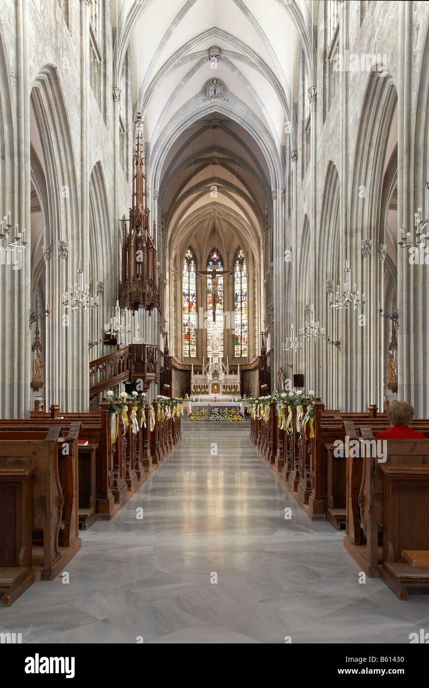 Church interior with wooden pews and beams hi-res stock photography and ...