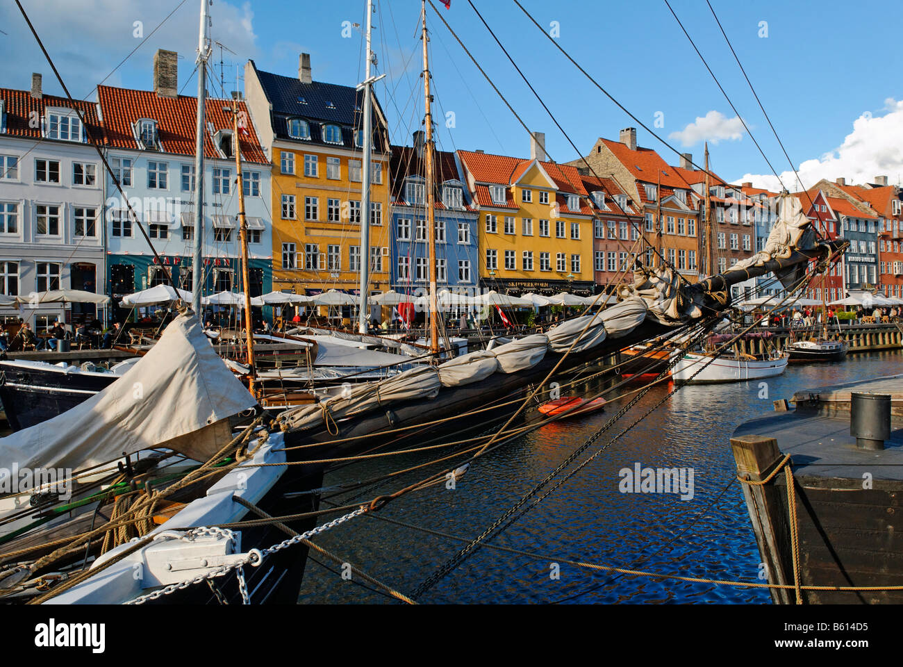 Historic boats hi-res stock photography and images - Alamy