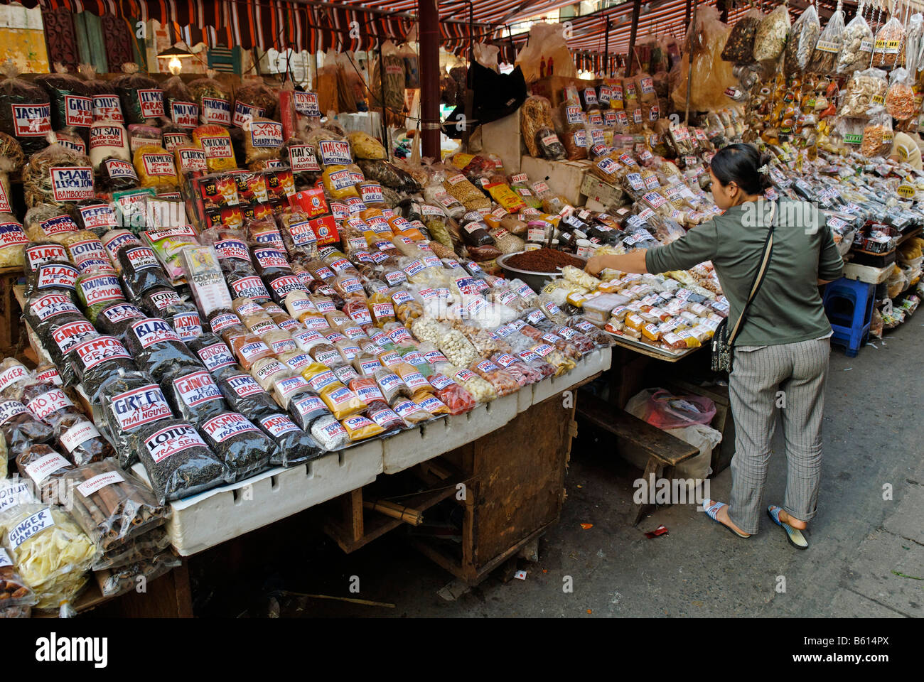 Teas and spices stall at a market in Hanoi, Vietnam, Asia Stock Photo ...