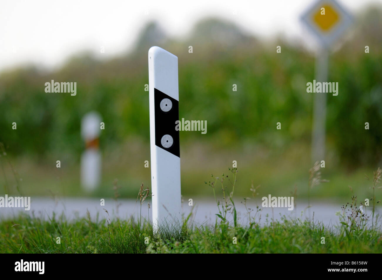 A road edge marker near Aldorf, Baden-Wuerttemberg Stock Photo - Alamy