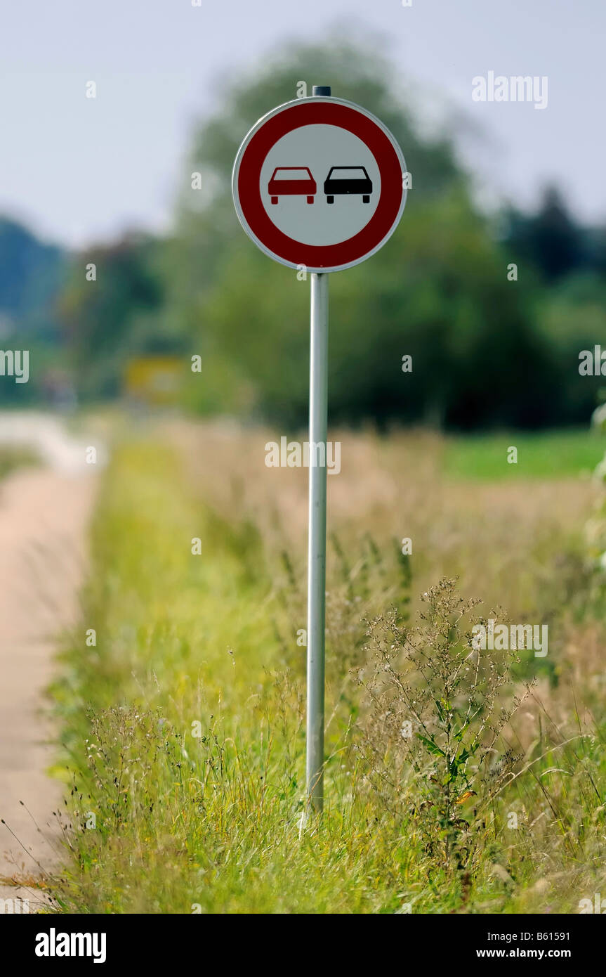 No overtaking signs hi-res stock photography and images - Alamy