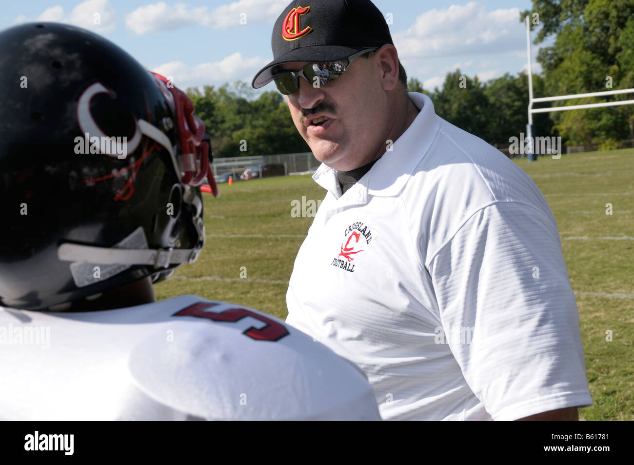 Coach talk to player hi-res stock photography and images - Alamy