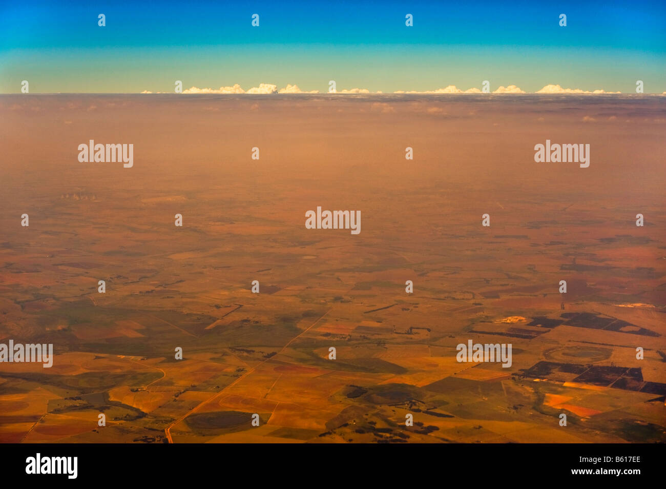 Flying over the horizon hi-res stock photography and images - Alamy