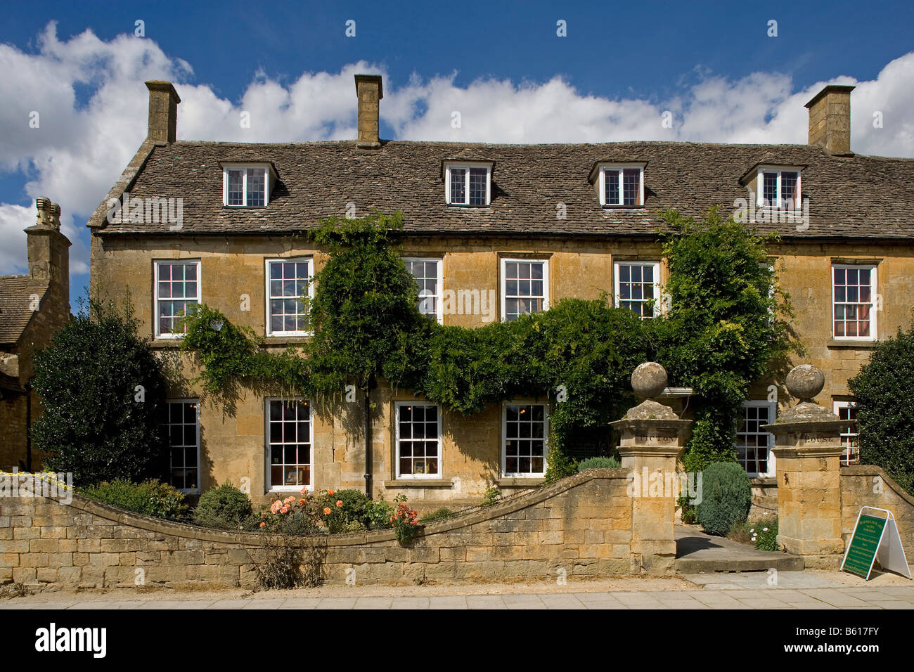 Broadway town center typical houses constructed in golden limestone ...